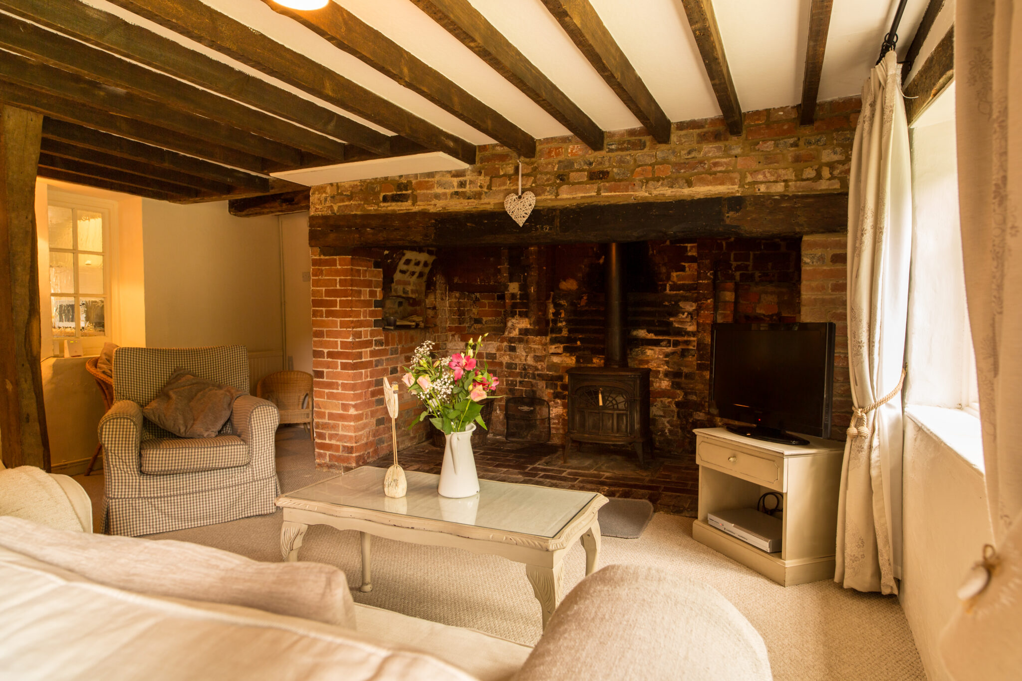 Weekend Cottages | Short Breaks UK | Plan & Book Direct